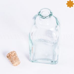 Botella de Vidrio Rectangular Pequeña y Tapón de Corcho